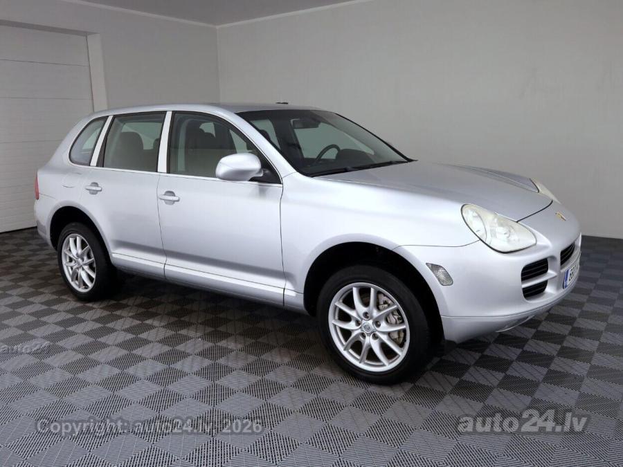 Grey Porsche Cayenne 2004 in Tallinn, with an engine capacity of 4.50 L and mileage of 156 thousand km for 3999 €, photo 1 on AUTOMOTO.COM.LV