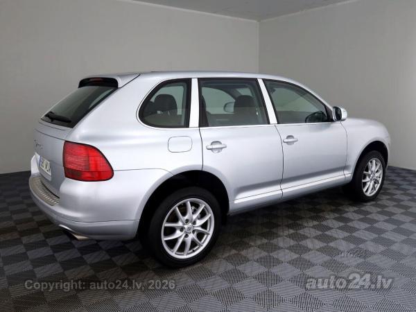 Pelēks Porsche Cayenne 2004 Tallina, ar dzinēja tilpumu 4.50 L un nobraukumu 156 tūkst. km par 3999 €, foto 3 vietnē AUTOMOTO.COM.LV
