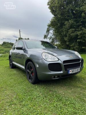 Grey Porsche Cayenne 2004 in Moletai, with an engine capacity of 4.50 L and mileage of 352 thousand km for 3200 €, photo 3 on AUTOMOTO.COM.LV