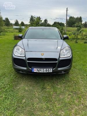Grey Porsche Cayenne 2004 in Moletai, with an engine capacity of 4.50 L and mileage of 352 thousand km for 3200 €, photo 4 on AUTOMOTO.COM.LV