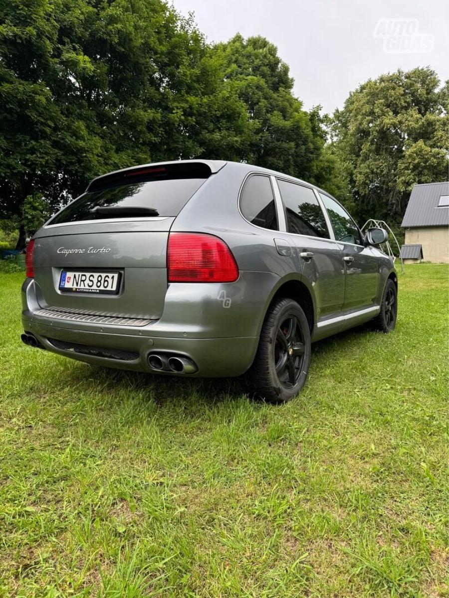 Grey Porsche Cayenne 2004 in Moletai, with an engine capacity of 4.50 L and mileage of 352 thousand km for 3200 €, photo 6 on AUTOMOTO.COM.LV