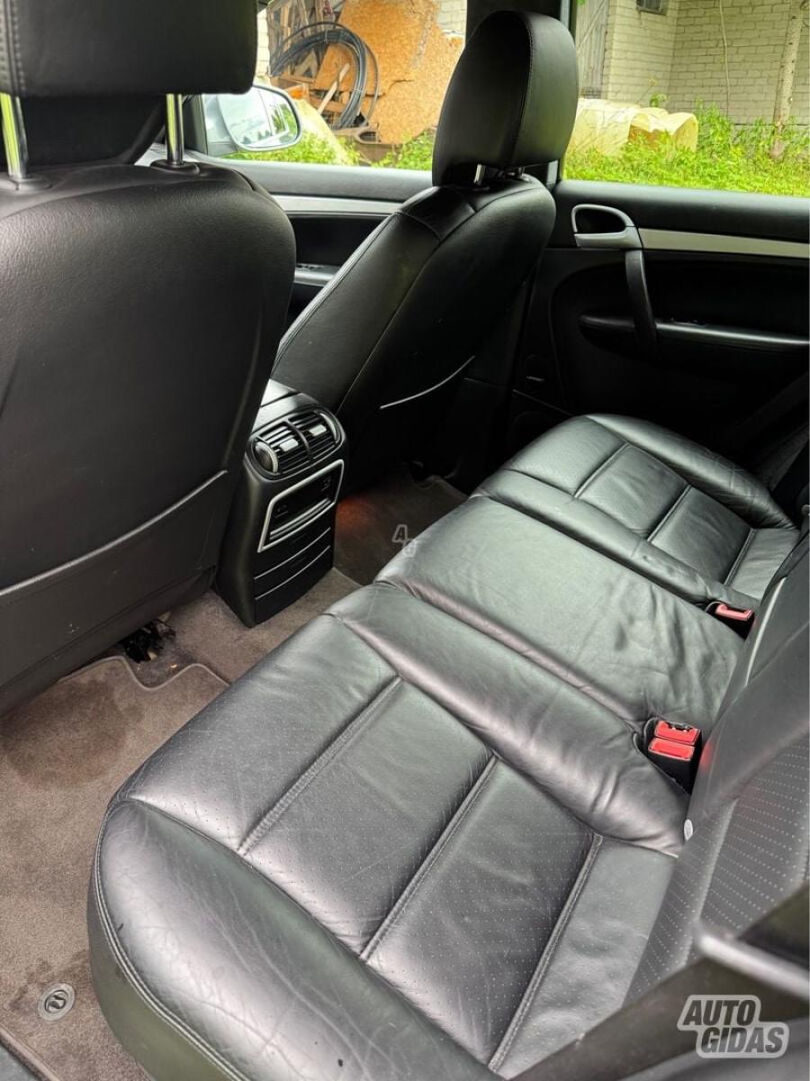 Grey Porsche Cayenne 2004 in Moletai, with an engine capacity of 4.50 L and mileage of 352 thousand km for 3200 €, photo 16 on AUTOMOTO.COM.LV