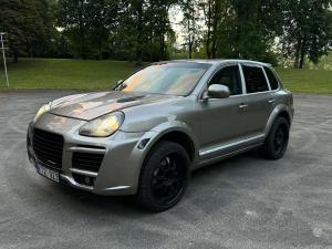 Pelēks Porsche Cayenne 2004 Kupiškis, ar dzinēja tilpumu 4.50 L un nobraukumu 295 tūkst. km par 4000 €, foto  vietnē AUTOMOTO.COM.LV