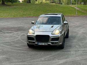 Pelēks Porsche Cayenne 2004 Kupiškis, ar dzinēja tilpumu 4.50 L un nobraukumu 295 tūkst. km par 4000 €, foto 3 vietnē AUTOMOTO.COM.LV