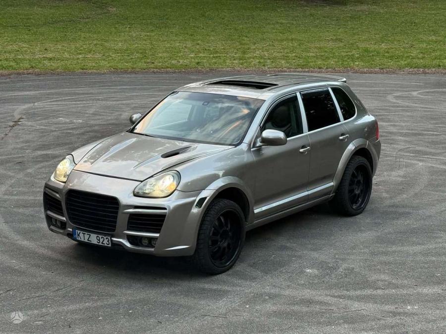 Pelēks Porsche Cayenne 2004 Kupiškis, ar dzinēja tilpumu 4.50 L un nobraukumu 295 tūkst. km par 4000 €, foto 4 vietnē AUTOMOTO.COM.LV