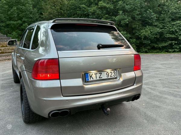 Grey Porsche Cayenne 2004 in Kupiskis, with an engine capacity of 4.50 L and mileage of 295 thousand km for 4000 €, photo 6 on AUTOMOTO.COM.LV
