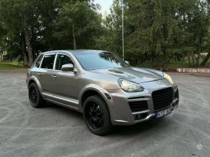 Pelēks Porsche Cayenne 2004 Kupiškis, ar dzinēja tilpumu 4.50 L un nobraukumu 295 tūkst. km par 4000 €, foto 10 vietnē AUTOMOTO.COM.LV
