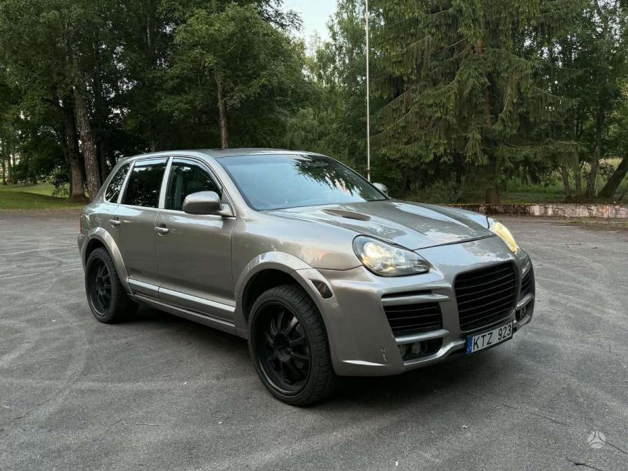 Pelēks Porsche Cayenne 2004 Kupiškis, ar dzinēja tilpumu 4.50 L un nobraukumu 295 tūkst. km par 4000 €, foto 10 vietnē AUTOMOTO.COM.LV