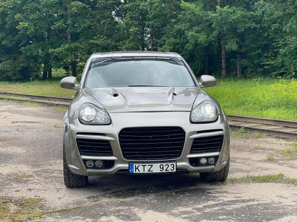 Pelēks Porsche Cayenne 2004 Kupiškis, ar dzinēja tilpumu 4.50 L un nobraukumu 300 tūkst. km par 3300 €, foto 2 vietnē AUTOMOTO.COM.LV