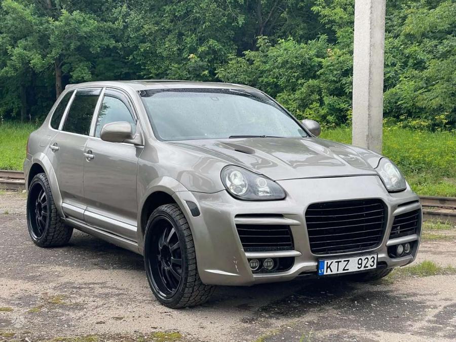 Grey Porsche Cayenne 2004 in Kupiskis, with an engine capacity of 4.50 L and mileage of 300 thousand km for 3300 €, photo 4 on AUTOMOTO.COM.LV