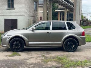 Grey Porsche Cayenne 2004 in Kupiskis, with an engine capacity of 4.50 L and mileage of 300 thousand km for 3300 €, photo 5 on AUTOMOTO.COM.LV