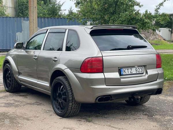 Pelēks Porsche Cayenne 2004 Kupiškis, ar dzinēja tilpumu 4.50 L un nobraukumu 300 tūkst. km par 3300 €, foto 5 vietnē AUTOMOTO.COM.LV