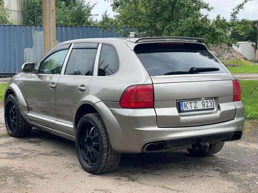 Grey Porsche Cayenne 2004 in Kupiskis, with an engine capacity of 4.50 L and mileage of 300 thousand km for 3300 €, photo 6 on AUTOMOTO.COM.LV