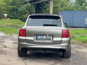 Grey Porsche Cayenne 2004 in Kupiskis, with an engine capacity of 4.50 L and mileage of 300 thousand km for 3300 €, photo 9 on AUTOMOTO.COM.LV