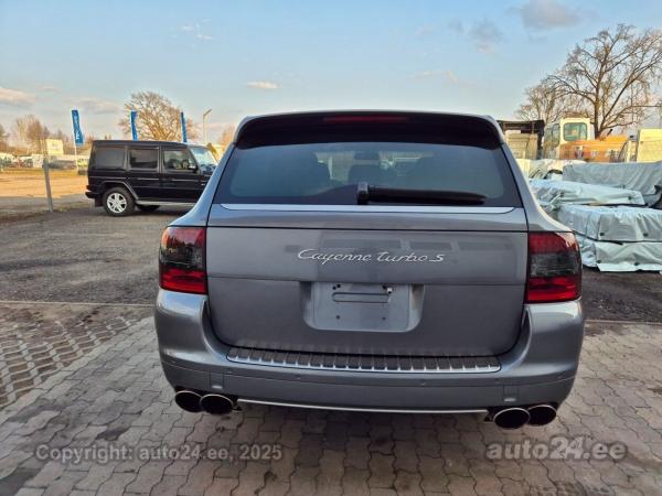 Pelēks Porsche Cayenne 2005 Tallina, ar dzinēja tilpumu 4.50 L un nobraukumu 105 tūkst. km par 16500 €, foto 11 vietnē AUTOMOTO.COM.LV