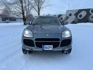 Pelēks Porsche Cayenne 2005 Pērnava, ar dzinēja tilpumu 4.51 L un nobraukumu 240 tūkst. km par 4199 €, foto  vietnē AUTOMOTO.COM.LV