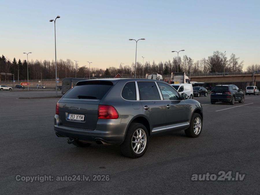 Grey Porsche Cayenne 2005 in Tallinn, with an engine capacity of 4.50 L and mileage of 287 thousand km for 9500 €, photo 3 on AUTOMOTO.COM.LV