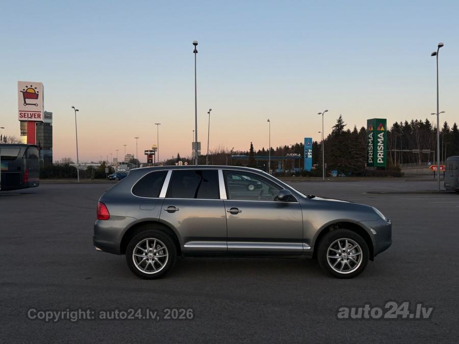 Grey Porsche Cayenne 2005 in Tallinn, with an engine capacity of 4.50 L and mileage of 287 thousand km for 9500 €, photo 4 on AUTOMOTO.COM.LV