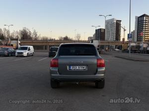 Grey Porsche Cayenne 2005 in Tallinn, with an engine capacity of 4.50 L and mileage of 287 thousand km for 9500 €, photo 5 on AUTOMOTO.COM.LV