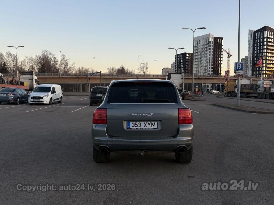 Grey Porsche Cayenne 2005 in Tallinn, with an engine capacity of 4.50 L and mileage of 287 thousand km for 9500 €, photo 5 on AUTOMOTO.COM.LV