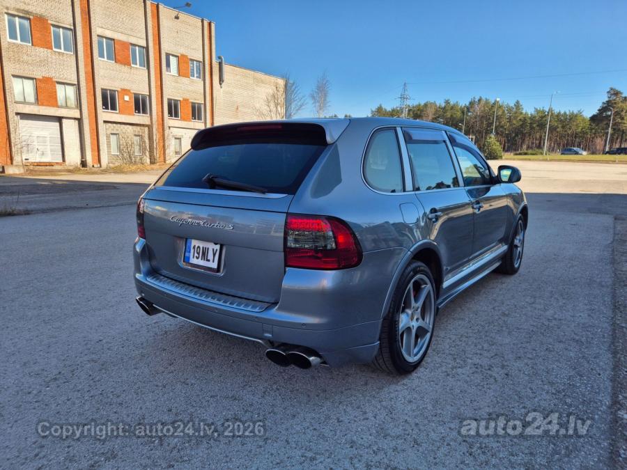 Pelēks Porsche Cayenne 2005 Tallina, ar dzinēja tilpumu 4.50 L un nobraukumu 107 tūkst. km par 14500 €, foto 7 vietnē AUTOMOTO.COM.LV