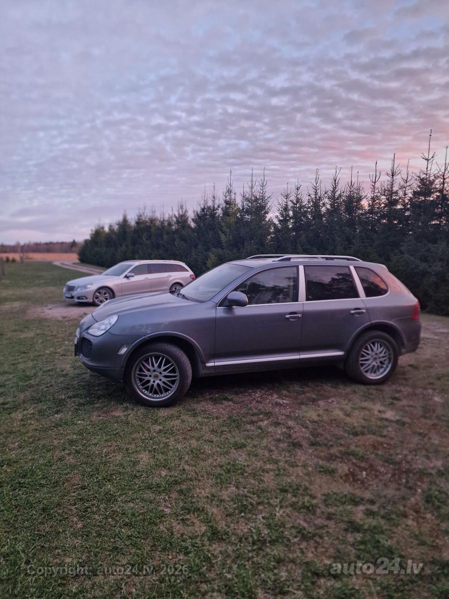 Pelēks Porsche Cayenne 2005 Tallina, ar dzinēja tilpumu 4.50 L un nobraukumu 245 tūkst. km par 5700 €, foto 5 vietnē AUTOMOTO.COM.LV