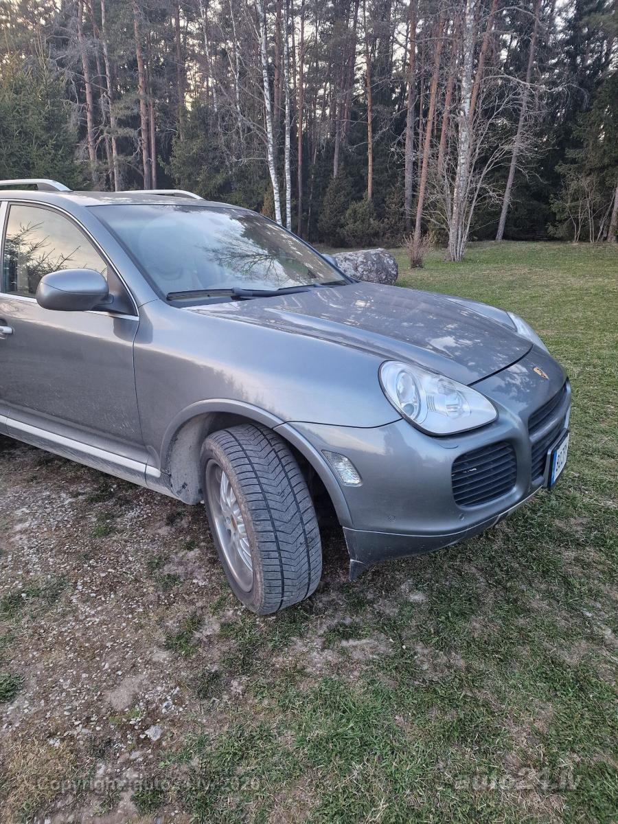 Pelēks Porsche Cayenne 2005 Tallina, ar dzinēja tilpumu 4.50 L un nobraukumu 245 tūkst. km par 5700 €, foto 10 vietnē AUTOMOTO.COM.LV