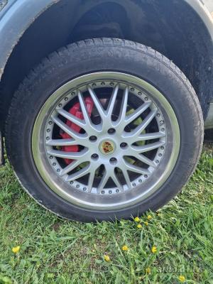 Pelēks Porsche Cayenne 2005 Tallina, ar dzinēja tilpumu 4.50 L un nobraukumu 245 tūkst. km par 5700 €, foto 12 vietnē AUTOMOTO.COM.LV