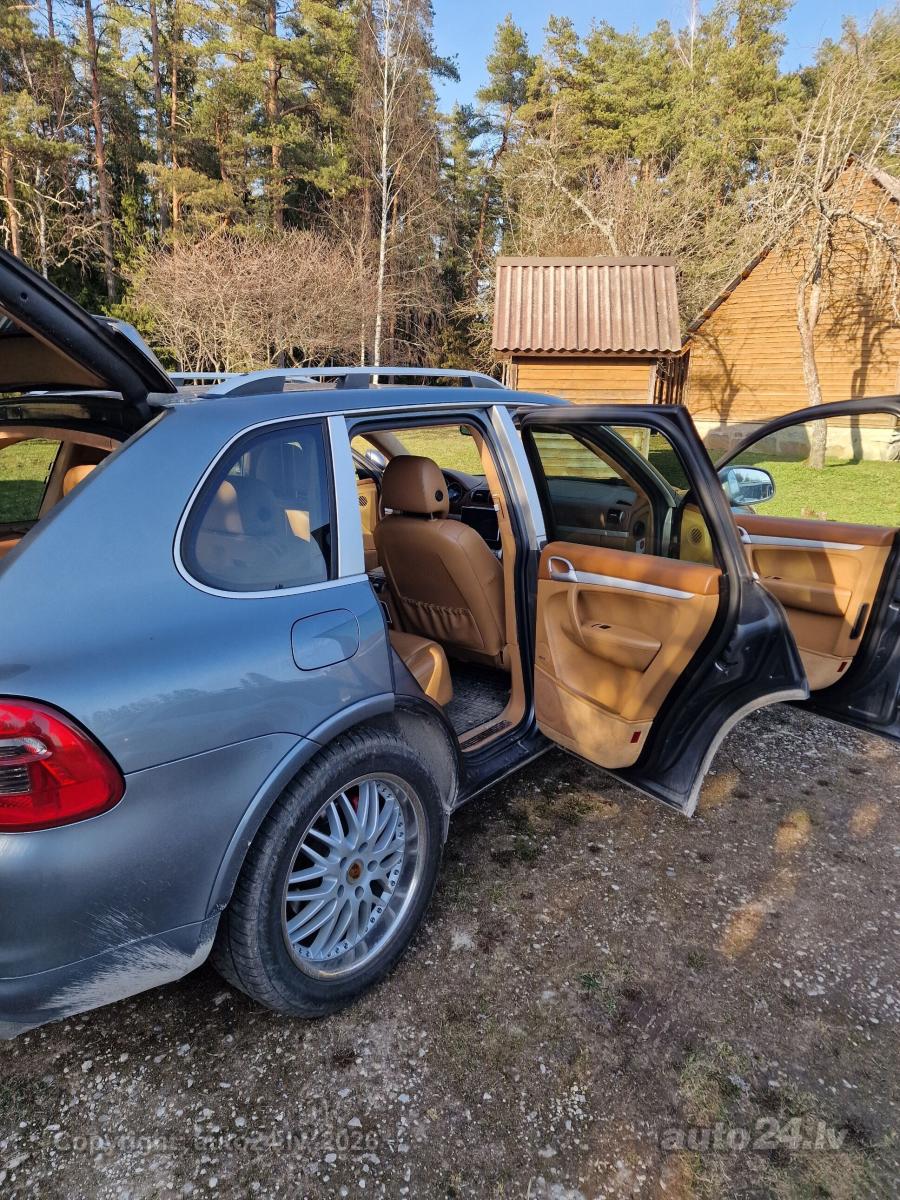 Pelēks Porsche Cayenne 2005 Tallina, ar dzinēja tilpumu 4.50 L un nobraukumu 245 tūkst. km par 5700 €, foto 15 vietnē AUTOMOTO.COM.LV