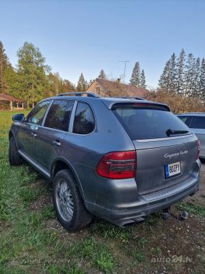 Pelēks Porsche Cayenne 2005 Tallina, ar dzinēja tilpumu 4.50 L un nobraukumu 245 tūkst. km par 5700 €, foto 17 vietnē AUTOMOTO.COM.LV