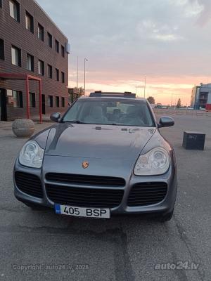Pelēks Porsche Cayenne 2005 Tallina, ar dzinēja tilpumu 4.50 L un nobraukumu 129 tūkst. km par 7890 €, foto  vietnē AUTOMOTO.COM.LV