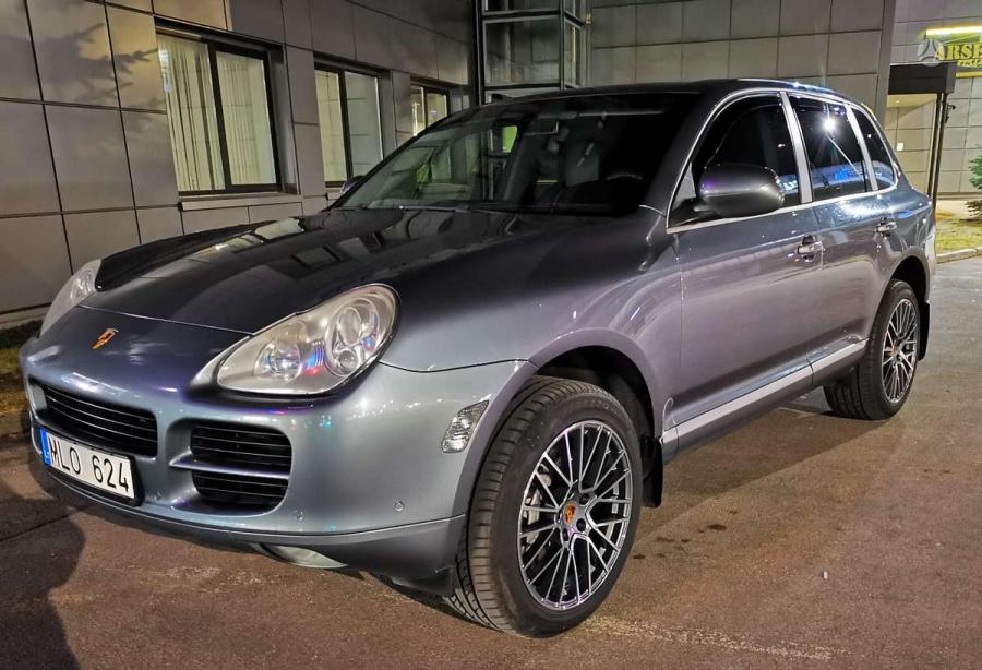 Pelēks Porsche Cayenne 2005 Rīga, ar dzinēja tilpumu 4.50 L un nobraukumu 322 tūkst. km par 7100 €, foto 3 vietnē AUTOMOTO.COM.LV