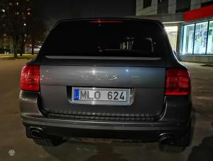 Pelēks Porsche Cayenne 2005 Rīga, ar dzinēja tilpumu 4.50 L un nobraukumu 322 tūkst. km par 7100 €, foto 5 vietnē AUTOMOTO.COM.LV