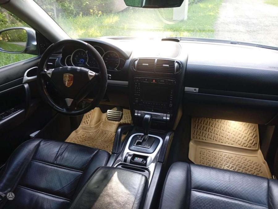 Pelēks Porsche Cayenne 2005 Rīga, ar dzinēja tilpumu 4.50 L un nobraukumu 322 tūkst. km par 7100 €, foto 7 vietnē AUTOMOTO.COM.LV