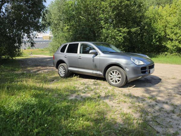 Grey Porsche Cayenne 2005 in Vilnius, with an engine capacity of 3.19 L and mileage of 268 thousand km for 5500 €, photo 4 on AUTOMOTO.COM.LV