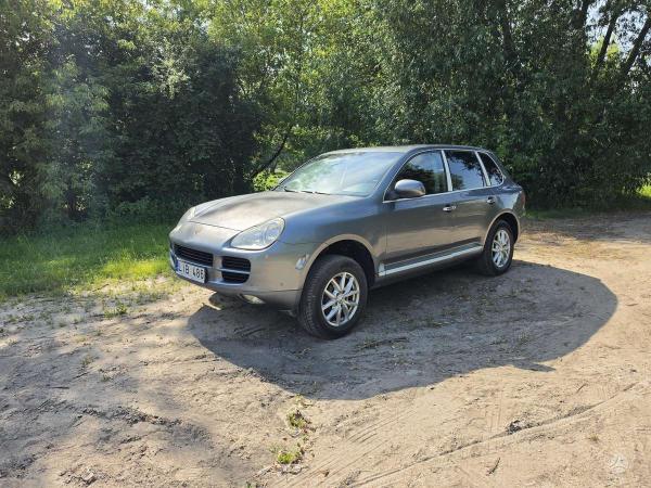 Pelēks Porsche Cayenne 2005 Viļņa, ar dzinēja tilpumu 3.19 L un nobraukumu 268 tūkst. km par 5500 €, foto 1 vietnē AUTOMOTO.COM.LV