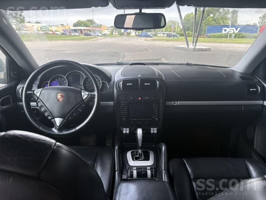 Pelēks Porsche Cayenne 2005 Rīga, ar dzinēja tilpumu 3.20 L un nobraukumu 305 tūkst. km par 4700 €, foto 7 vietnē AUTOMOTO.COM.LV