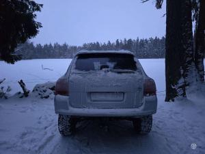 Grey Porsche Cayenne 2006 in Siauliai, with an engine capacity of 4.51 L and mileage of 160 thousand km for 10999 €, photo 4 on AUTOMOTO.COM.LV