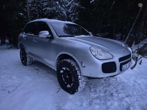 Grey Porsche Cayenne 2006 in Siauliai, with an engine capacity of 4.51 L and mileage of 160 thousand km for 10999 €, photo 6 on AUTOMOTO.COM.LV