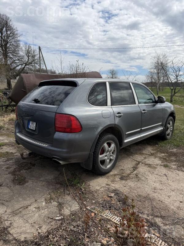 Pelēks Porsche Cayenne 2006 Liepāja, ar dzinēja tilpumu 3.20 L un nobraukumu 360 tūkst. km par 3500 €, foto 3 vietnē AUTOMOTO.COM.LV