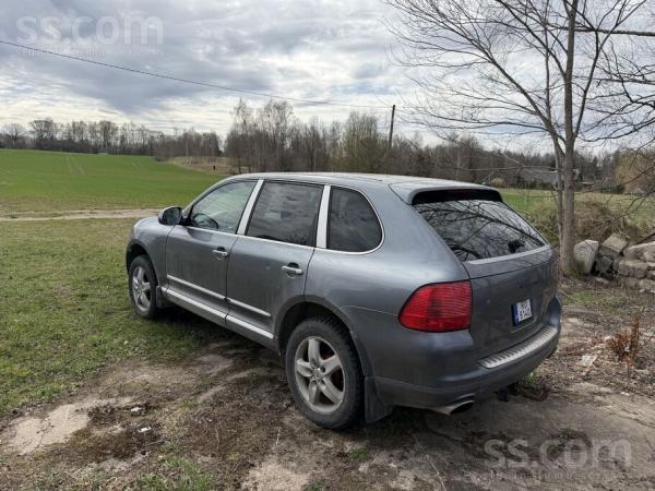 Pelēks Porsche Cayenne 2006 Liepāja, ar dzinēja tilpumu 3.20 L un nobraukumu 360 tūkst. km par 3500 €, foto 4 vietnē AUTOMOTO.COM.LV