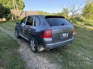 Grey Porsche Cayenne 2006 in Liepaja, with an engine capacity of 3.20 L and mileage of 360 thousand km for 3500 €, photo 4 on AUTOMOTO.COM.LV