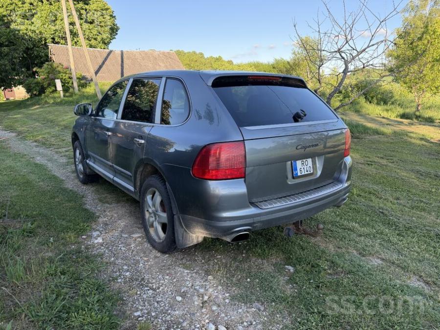 Grey Porsche Cayenne 2006 in Liepaja, with an engine capacity of 3.20 L and mileage of 360 thousand km for 3500 €, photo 4 on AUTOMOTO.COM.LV