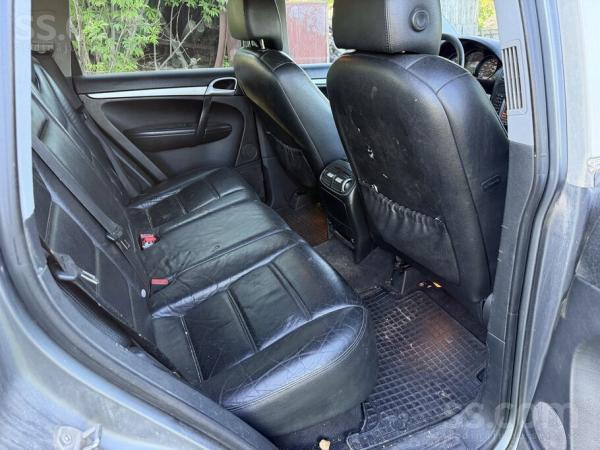 Pelēks Porsche Cayenne 2006 Liepāja, ar dzinēja tilpumu 3.20 L un nobraukumu 360 tūkst. km par 3500 €, foto 6 vietnē AUTOMOTO.COM.LV