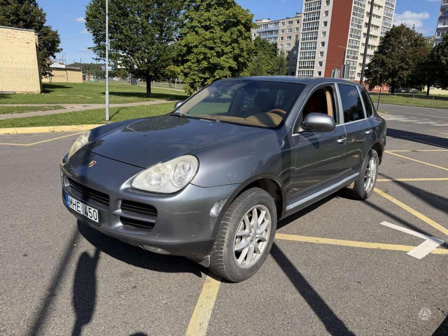 Pelēks Porsche Cayenne 2006 Viļņa, ar dzinēja tilpumu 4.50 L un nobraukumu 298 tūkst. km par 2500 €, foto 5 vietnē AUTOMOTO.COM.LV