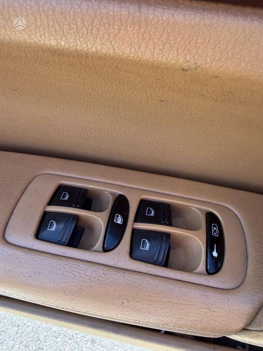 Pelēks Porsche Cayenne 2006 Viļņa, ar dzinēja tilpumu 4.50 L un nobraukumu 298 tūkst. km par 2500 €, foto 9 vietnē AUTOMOTO.COM.LV