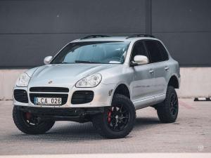 Grey Porsche Cayenne 2006 in Siauliai, with an engine capacity of 4.50 L and mileage of 160 thousand km for 9500 €, photo  on AUTOMOTO.COM.LV