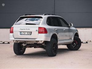 Grey Porsche Cayenne 2006 in Siauliai, with an engine capacity of 4.50 L and mileage of 160 thousand km for 9500 €, photo 3 on AUTOMOTO.COM.LV