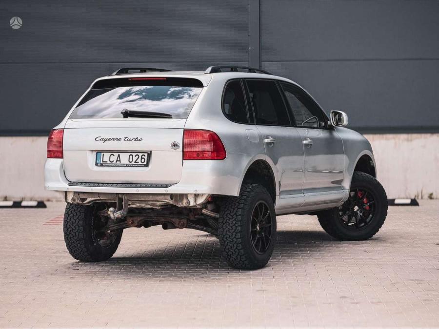 Grey Porsche Cayenne 2006 in Siauliai, with an engine capacity of 4.50 L and mileage of 160 thousand km for 9500 €, photo 3 on AUTOMOTO.COM.LV