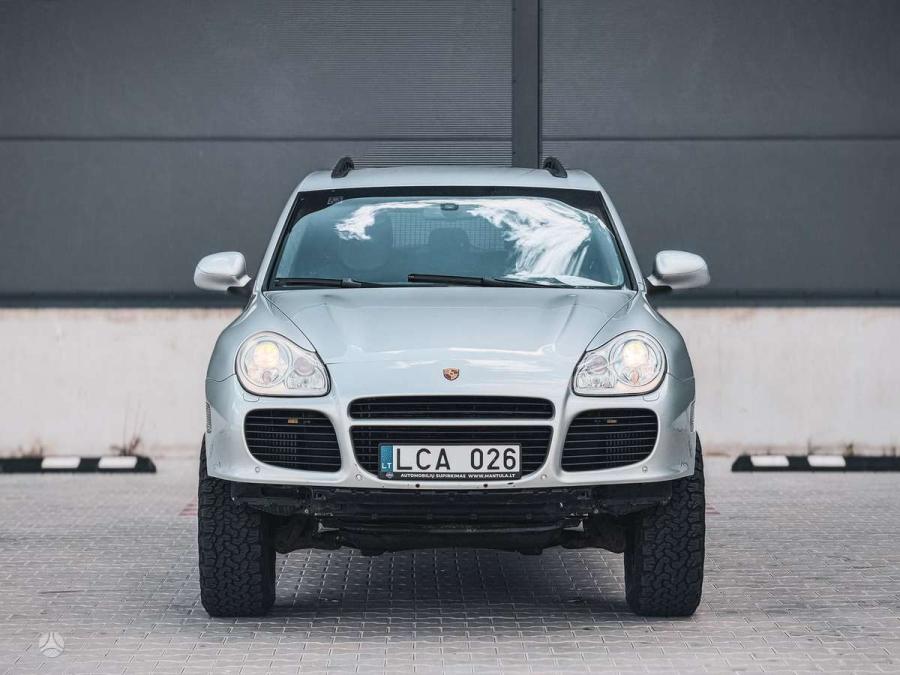 Grey Porsche Cayenne 2006 in Siauliai, with an engine capacity of 4.50 L and mileage of 160 thousand km for 9500 €, photo 4 on AUTOMOTO.COM.LV